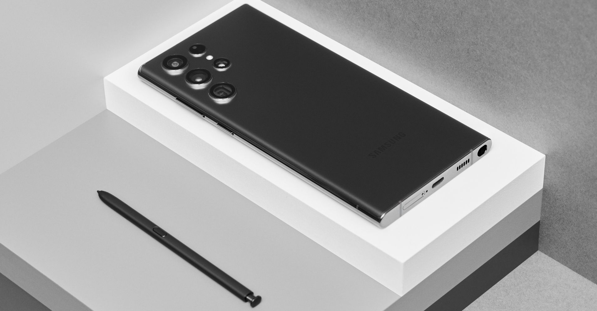 Samsung Galaxy S22 Ultra Launched, Features 120Hz OLED Display, S Pen ...